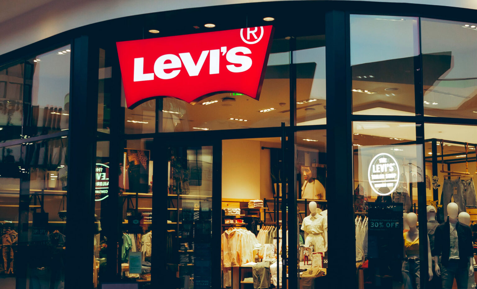 Levi’s® Century City Store Manager’s Secret to Success - Levi Strauss & Co : Levi Strauss & Co